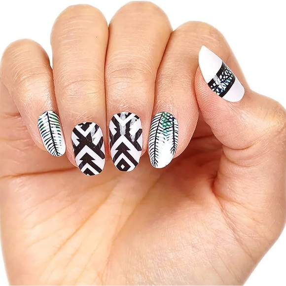 Color Street | Makeup | Color Street Costa Rica Escape White Black ...